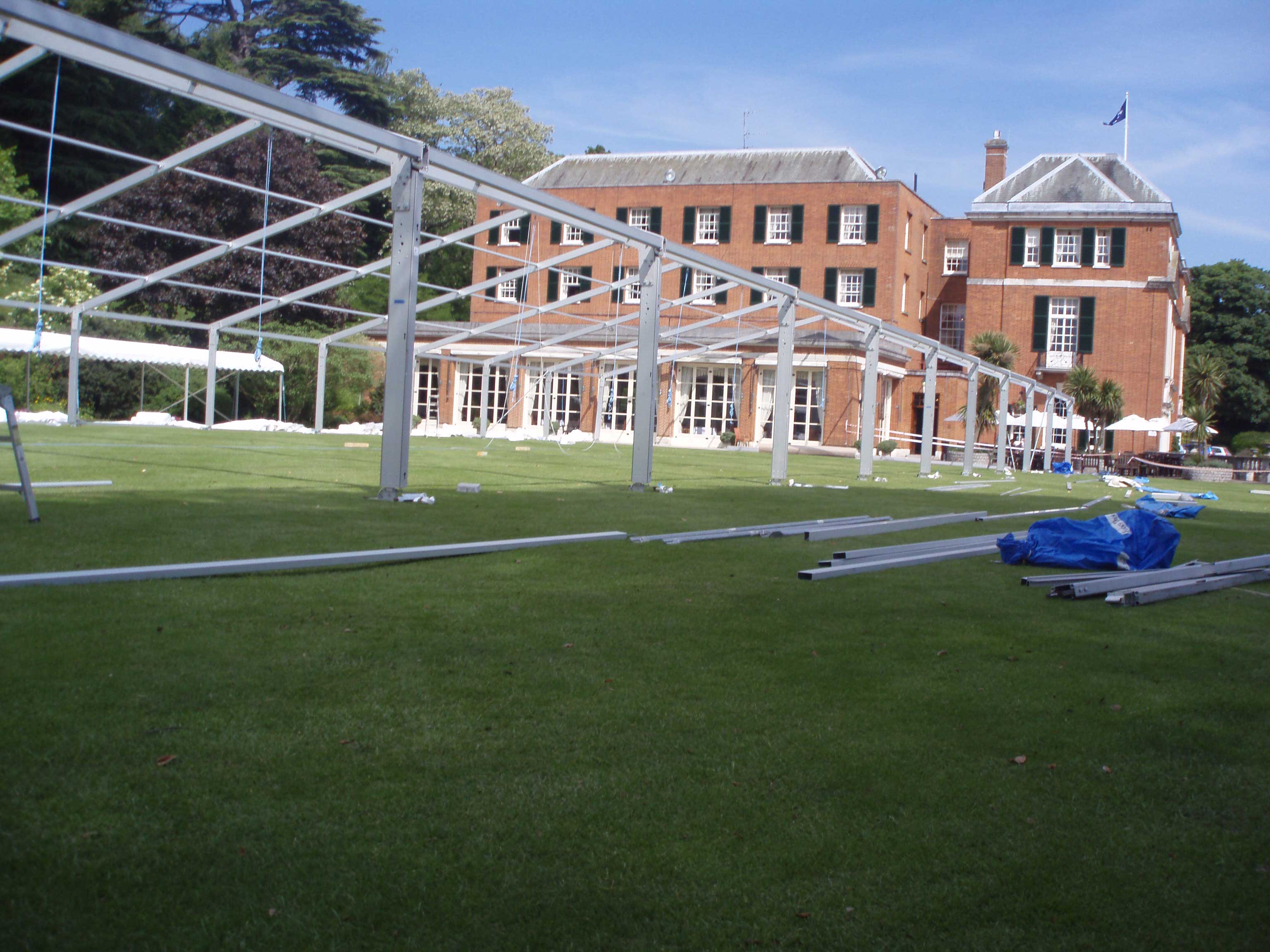 marquee-install | Four Seasons Marquees